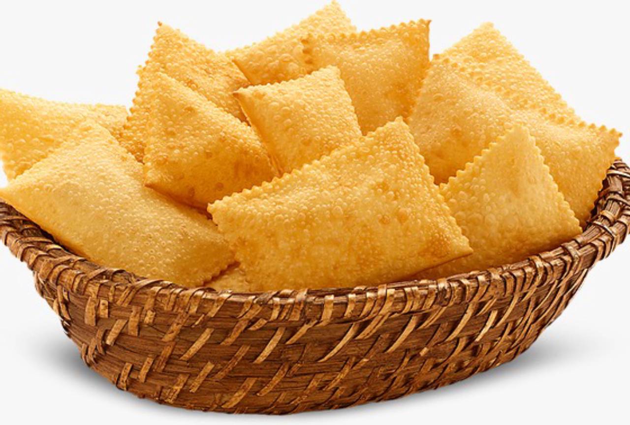Pastel de frango com queijo em Bauru, SP | Classificados - Solutudo Pastel de frango com queijo em Bauru, SP | Classificados - Solutudo