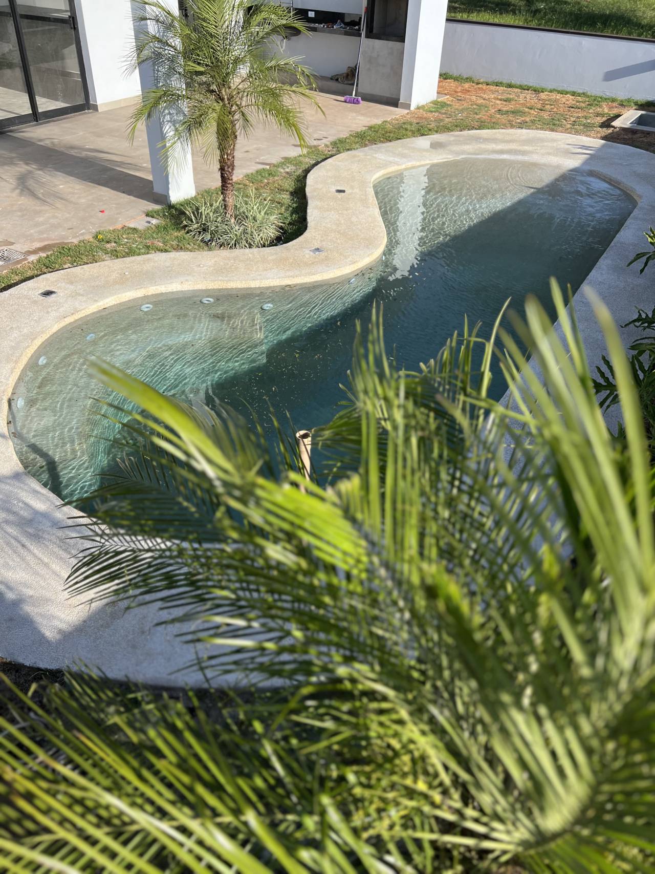 Piscina modelo praia: estilo exclusivo para seu lazer - mr piscinas ...