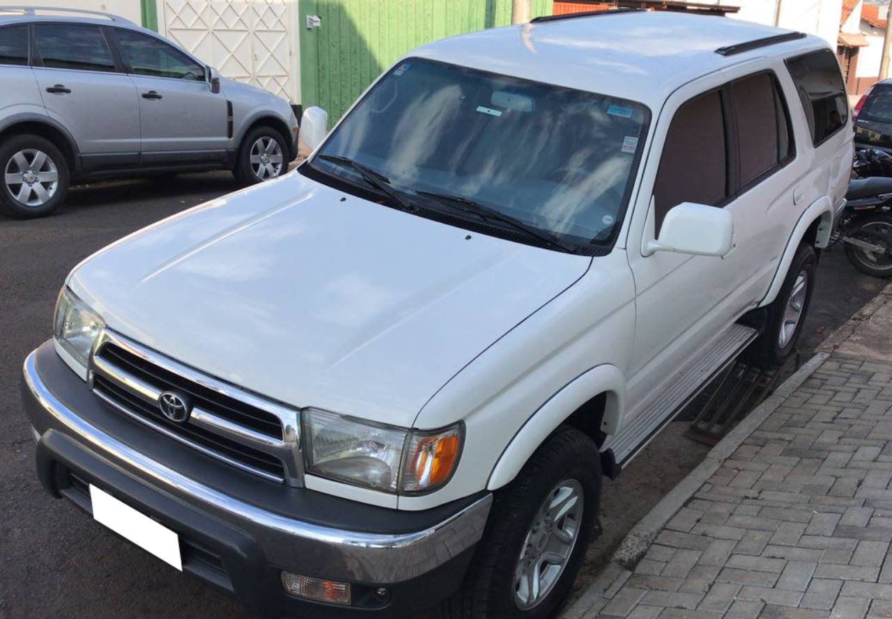 Toyota hilux sw4 3.0 16v srv 4x4 turbo diesel 1999 em Botucatu, SP ...