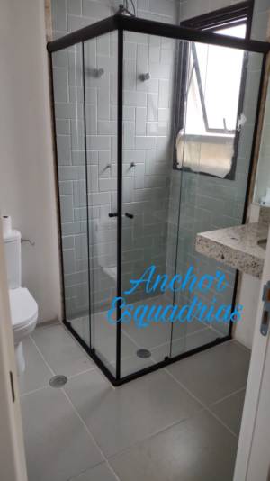 Box de correr de canto - 4 folhas, sendo 2 fixas e 2 móveis em ...